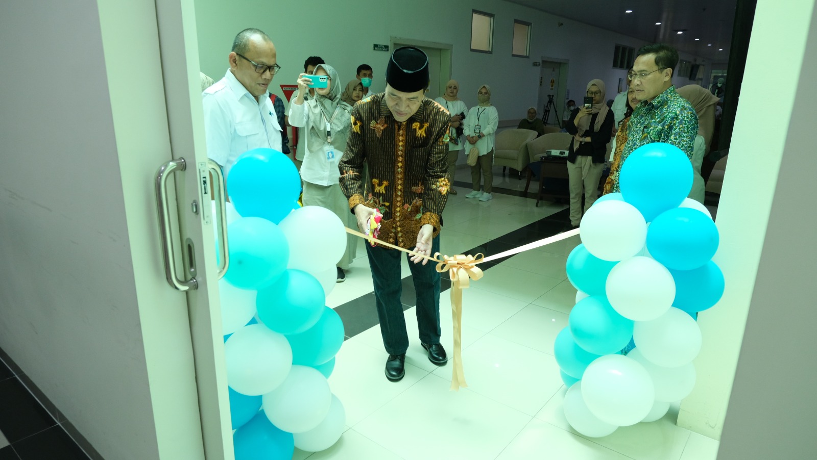 RS Nasional Diponegoro Bersama FK Universitas Diponegoro Resmikan MRI 1 ...